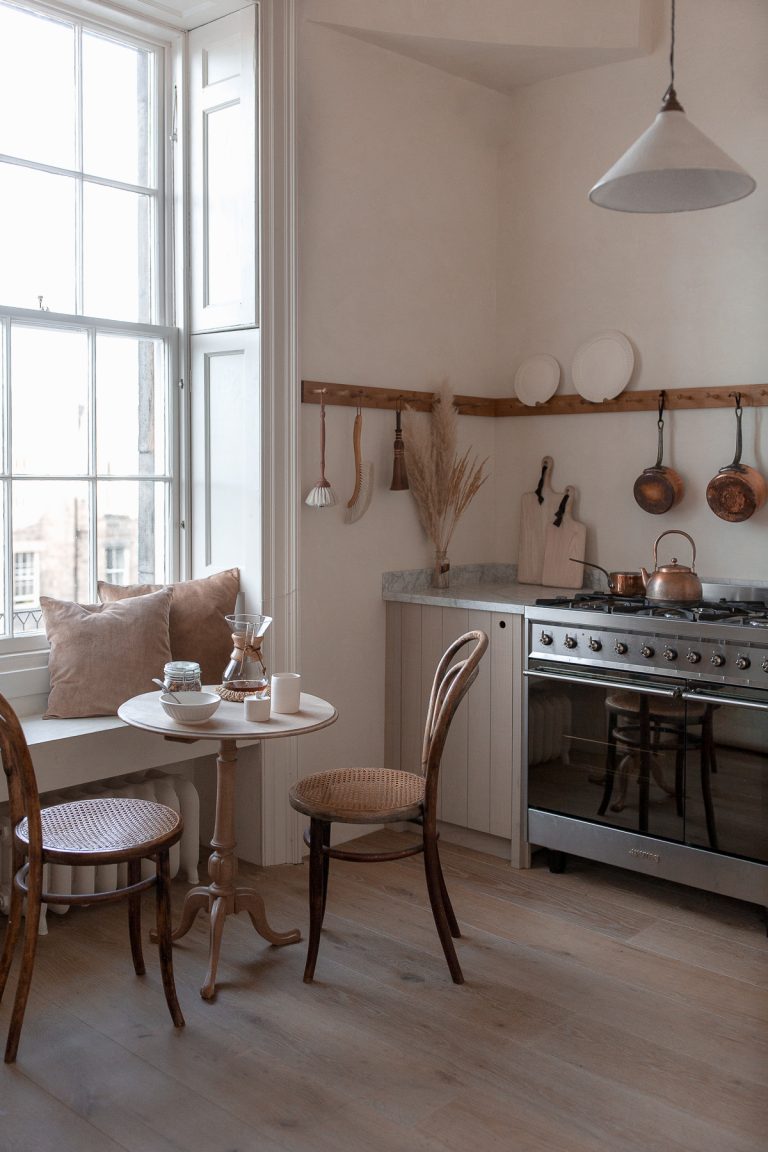 A tranquil Sebastian Cox Kitchen by deVOL in a beautiful home in ...